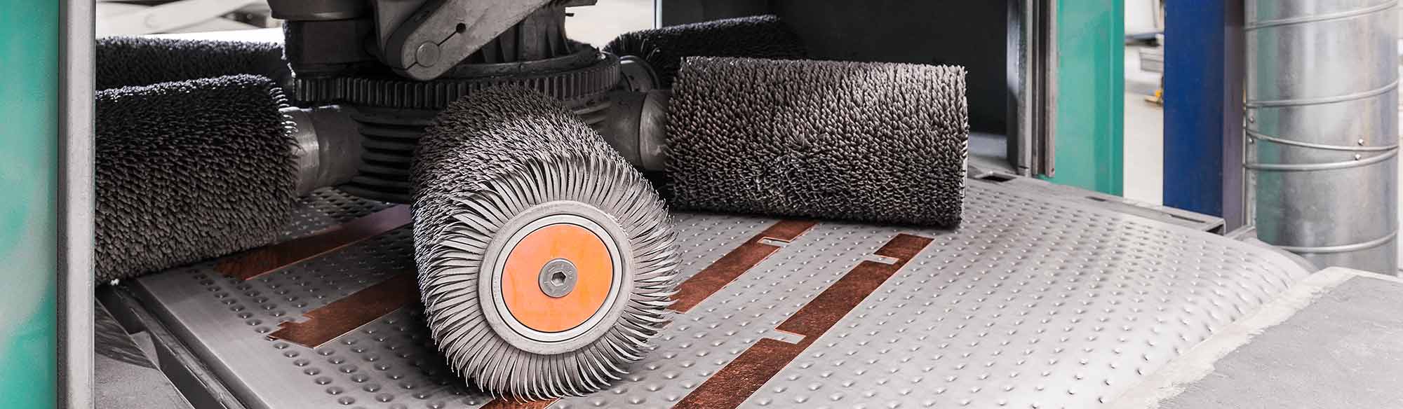 Entgraten von Metallteilen - Krug Metallberarbeitung